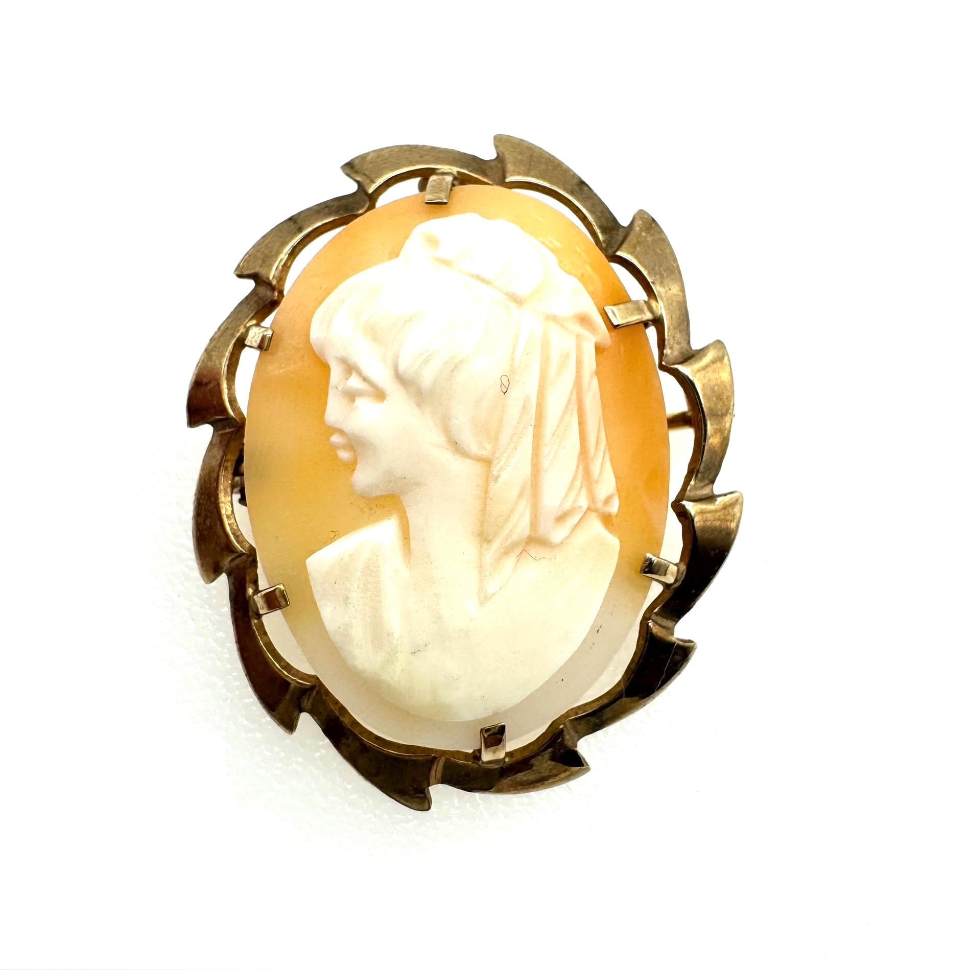 EJ Clewley & Co 1946 375 9ct Gold Shell Cameo Brooch – Bramble & Lily